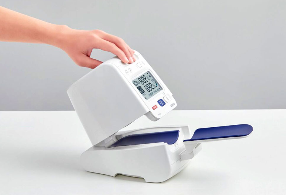 上腕式血圧計 HCR-1801｜血圧計｜商品・サービス｜オムロン ヘルスケア